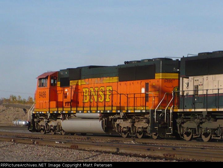 BNSF 9486